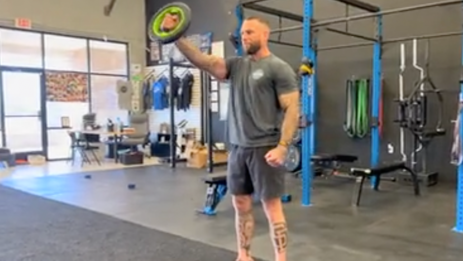 AXIO One Arm Circles – AXIO Centripetal Training