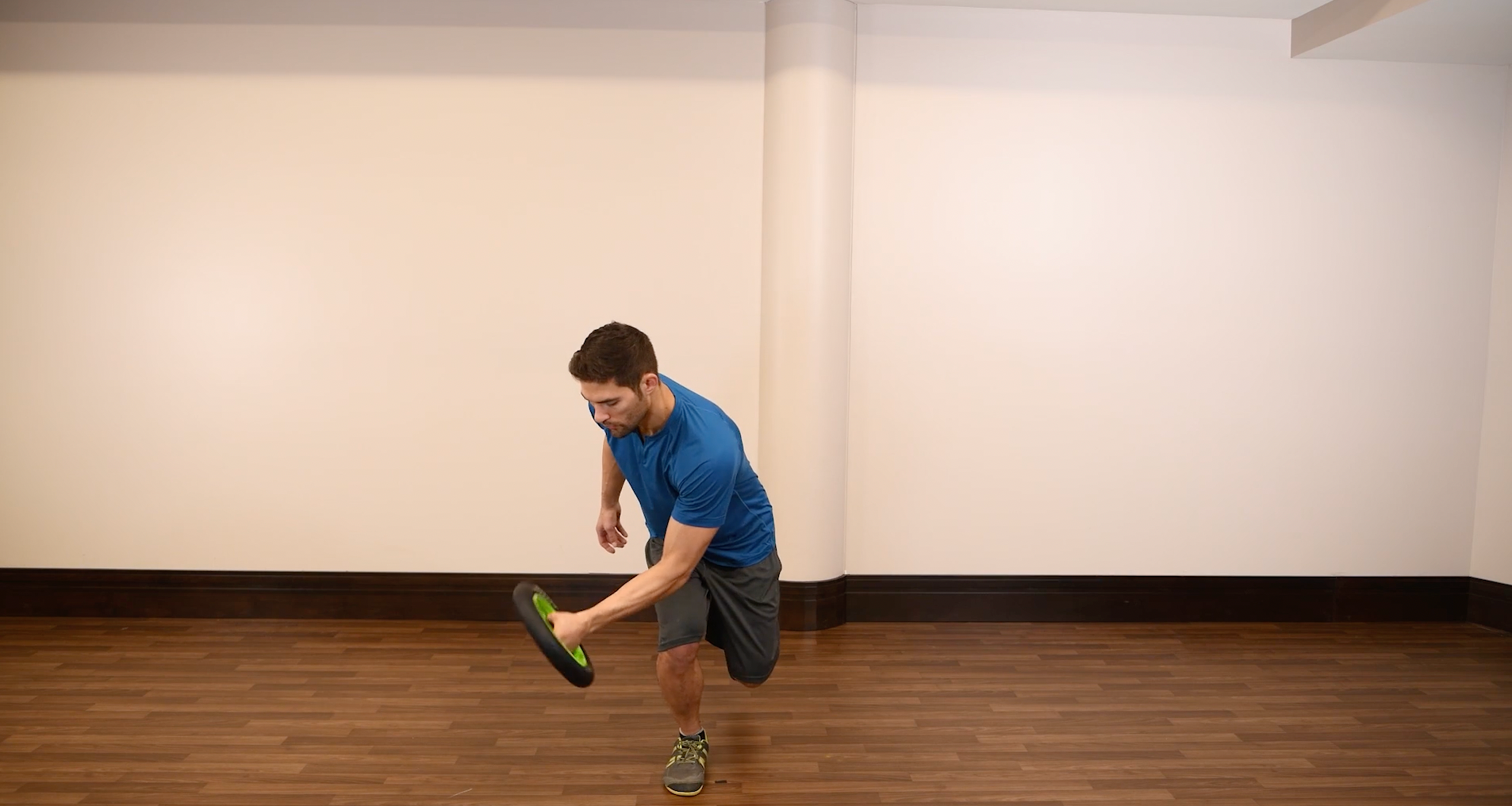Single Leg Squat Diagonal Drill | One Hand – AXIO Centripetal Training