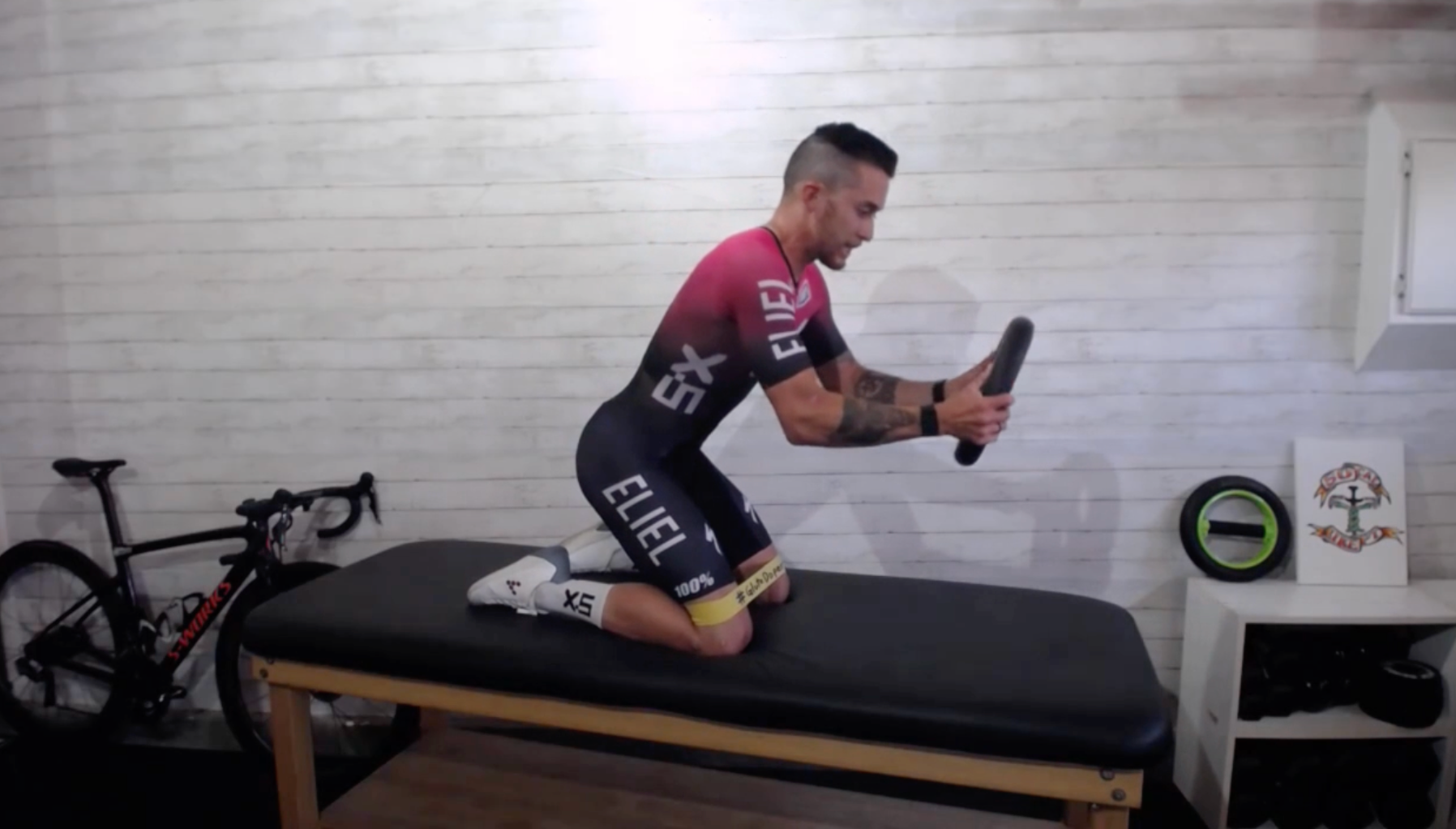 Tall Kneel Hip Thrusters – AXIO Centripetal Training