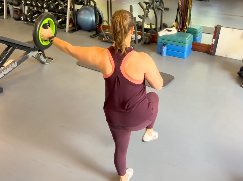 Single Leg Balance AXIO Rotations – AXIO Centripetal Training